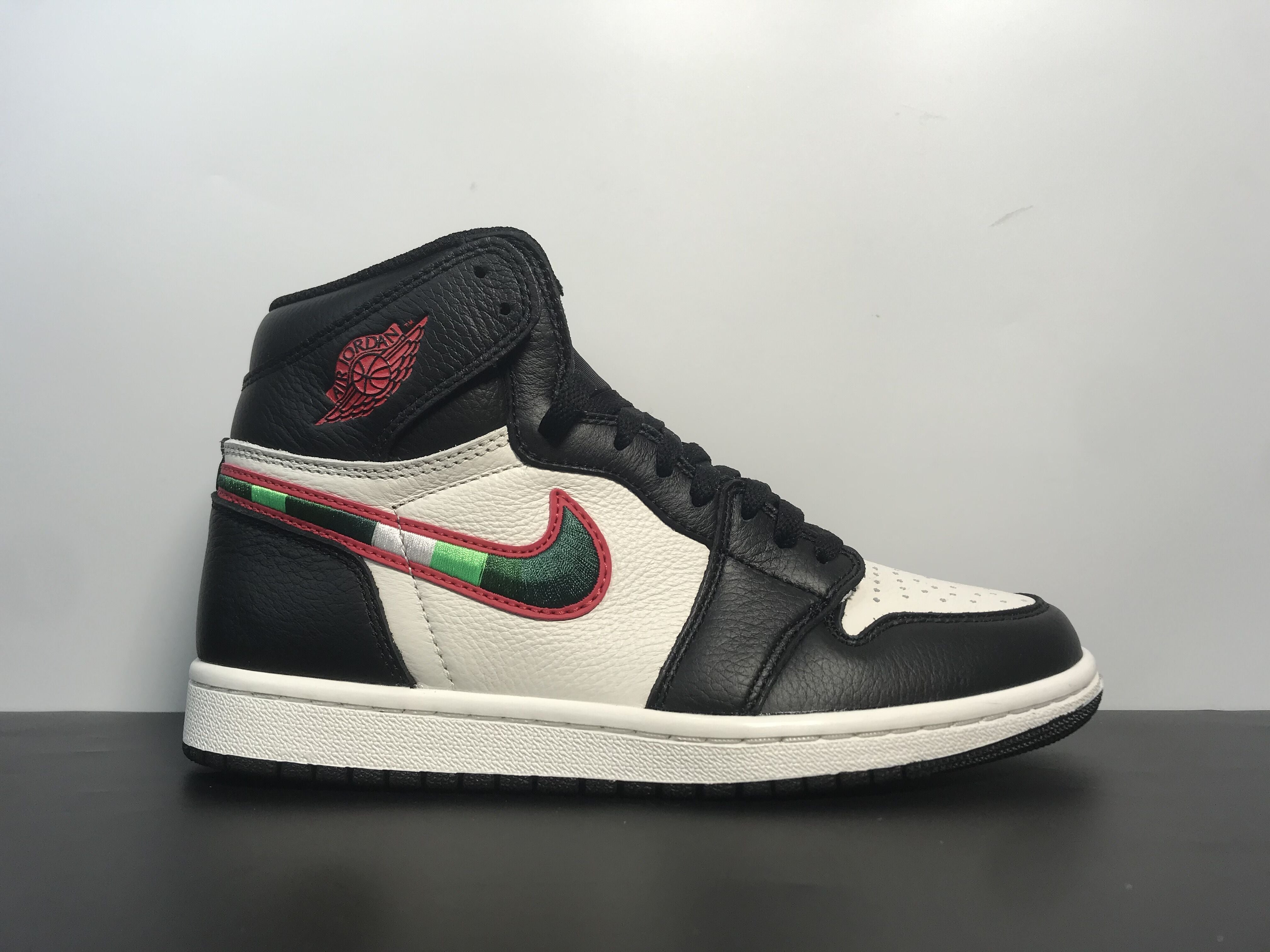 Air Jordan 1 Retro High Sports Illustrated A Star Is Born – TELATAPA
